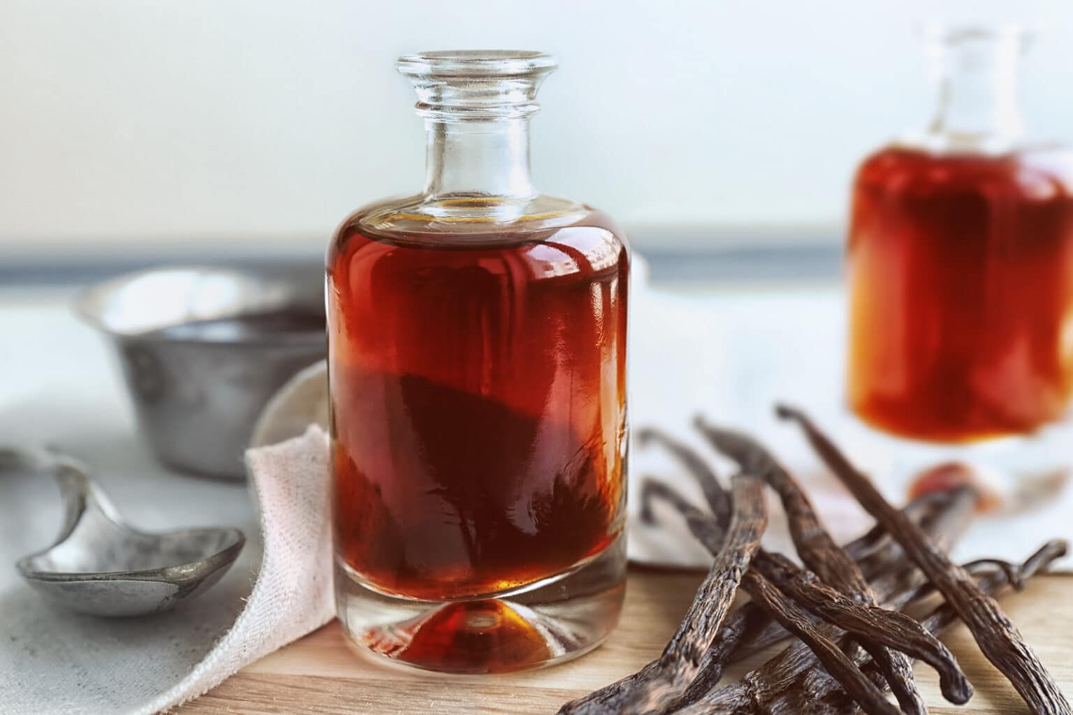 Homemade Vanilla Extract - Deliciously Organic